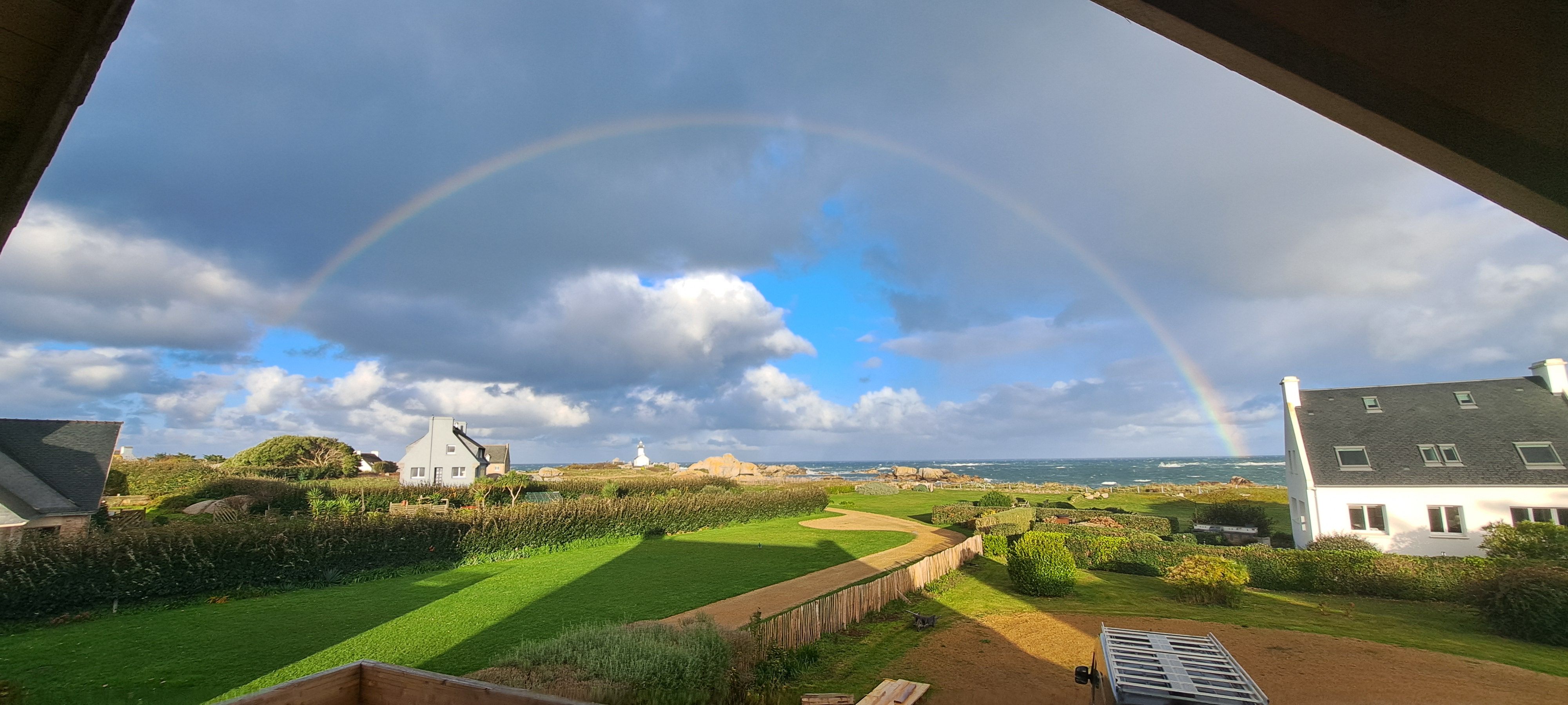 Belle Arc en ciel au dessus de la mer. - Samsung Community
