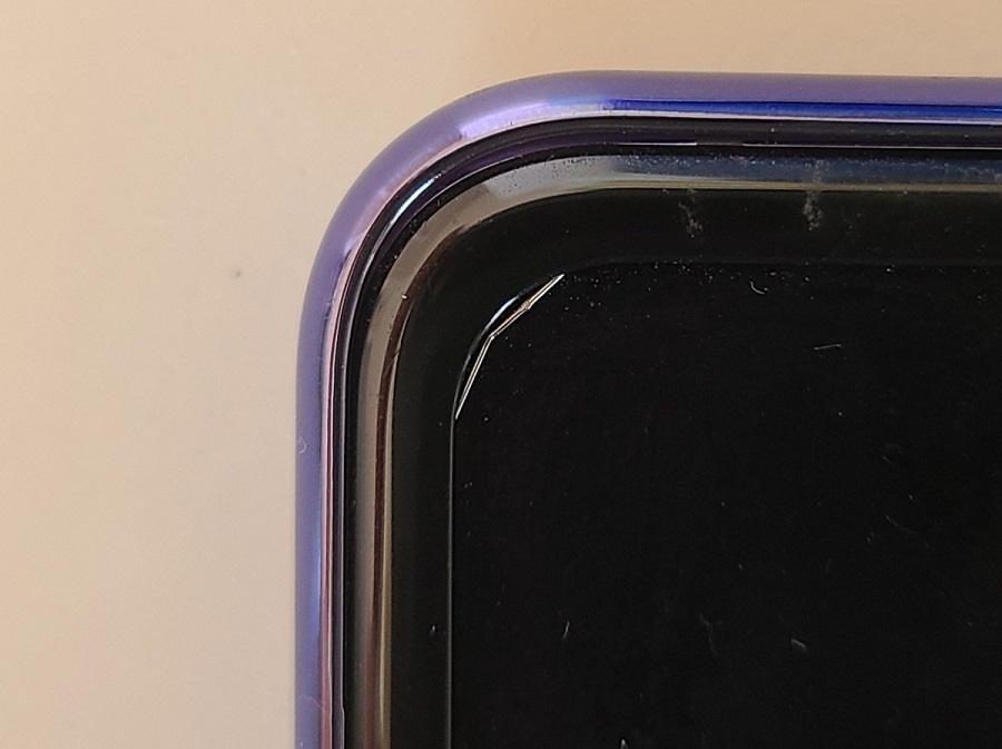 Weird issue at top corner of screen - Samsung Community