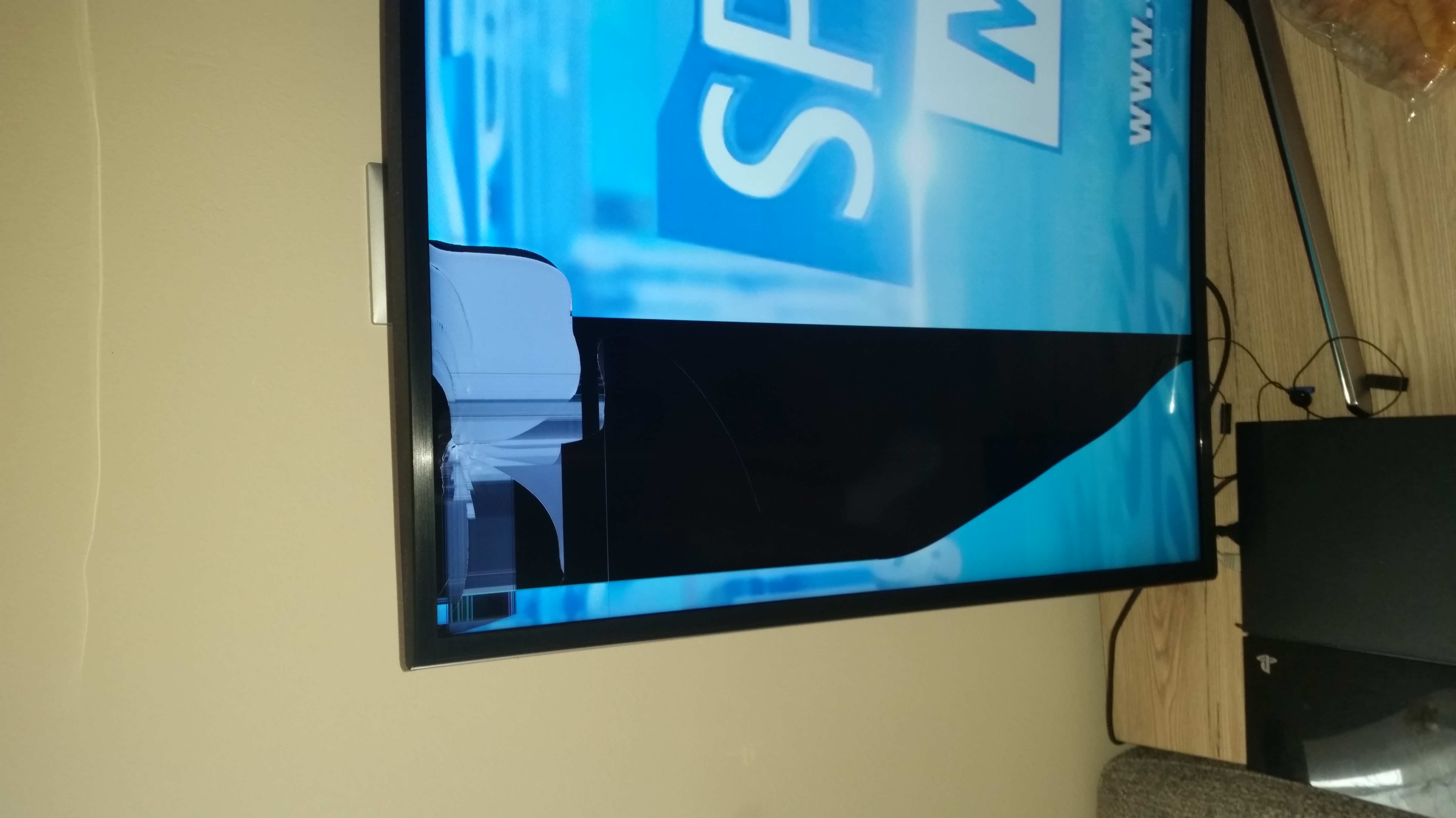 Smart tv uhd schermo rotto. Aiuto! - Samsung Community