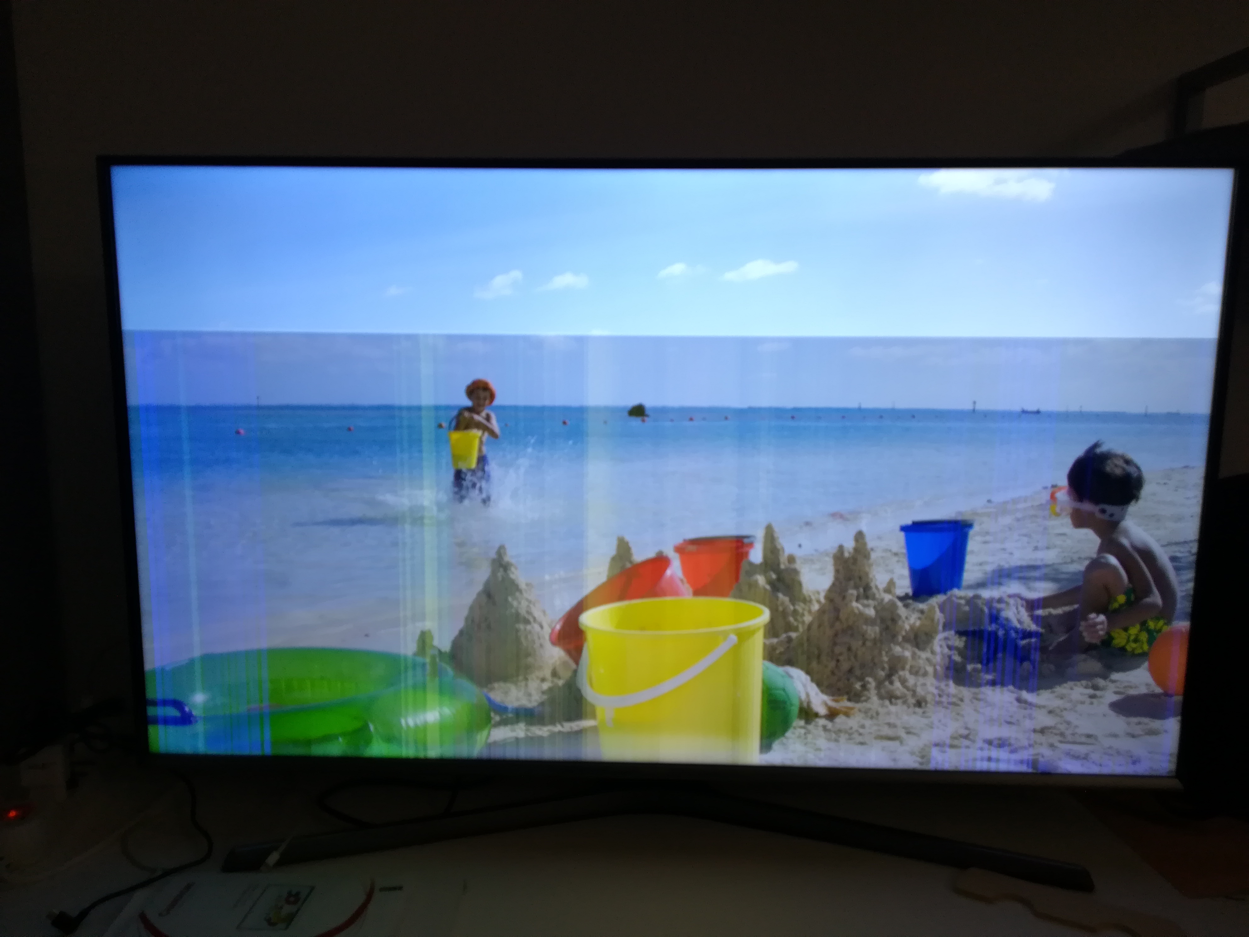 UE43J5500 improvvise righe verticali - Samsung Community