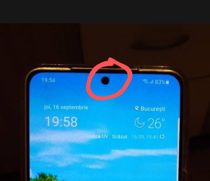 De ce apare acest punct fix unde este camera ? Aveti idee daca este o ...