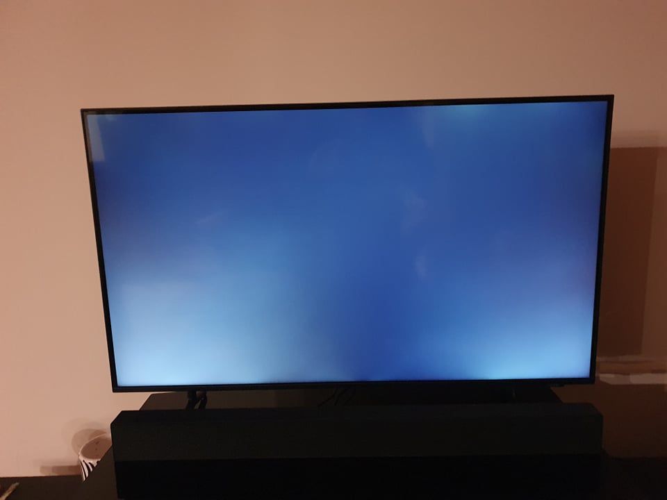 43" AU8000 Backlight Bleeding - Samsung Community