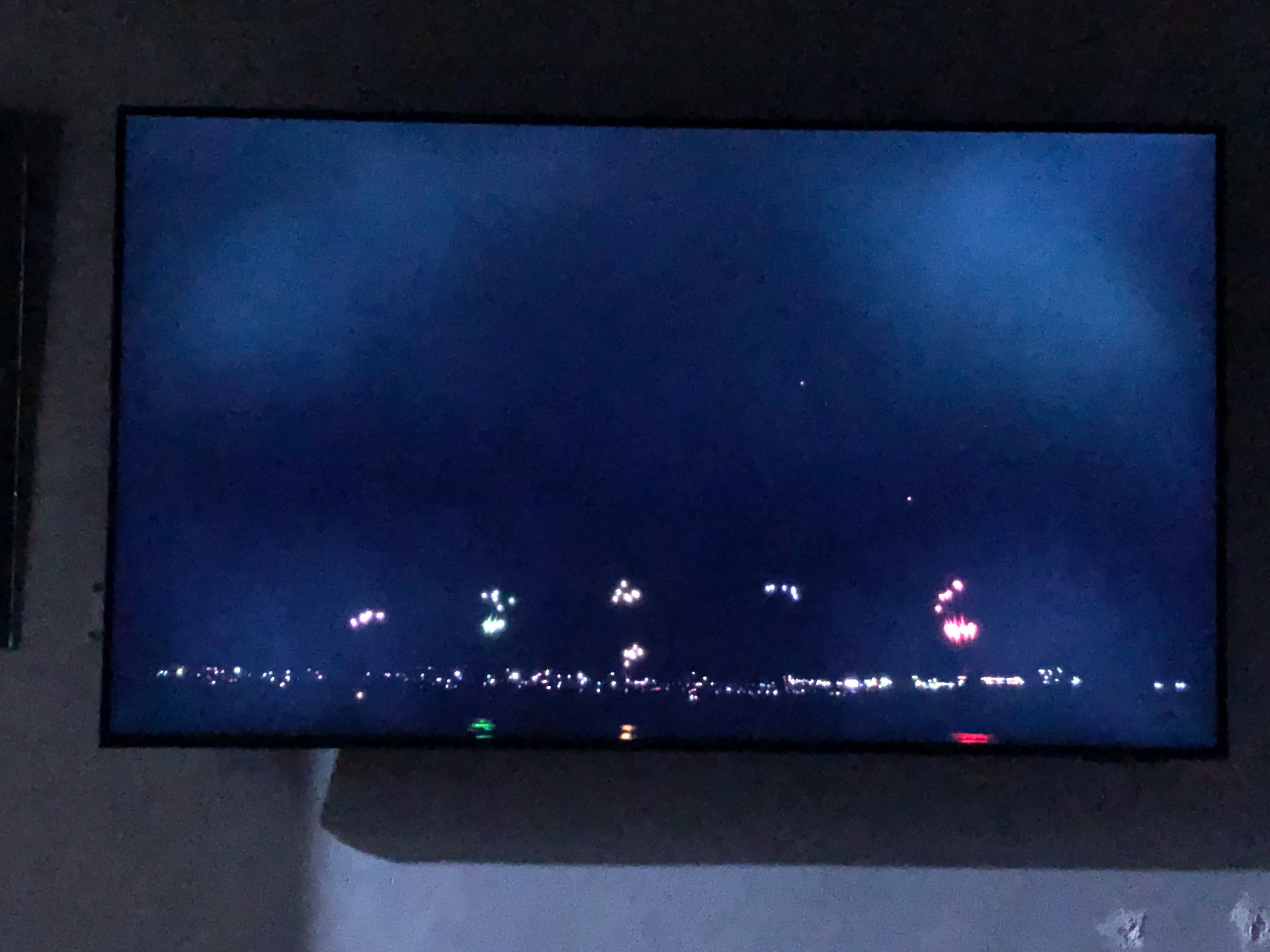 Solved: AU9000 65inch White shadows on dark screen - Samsung Community