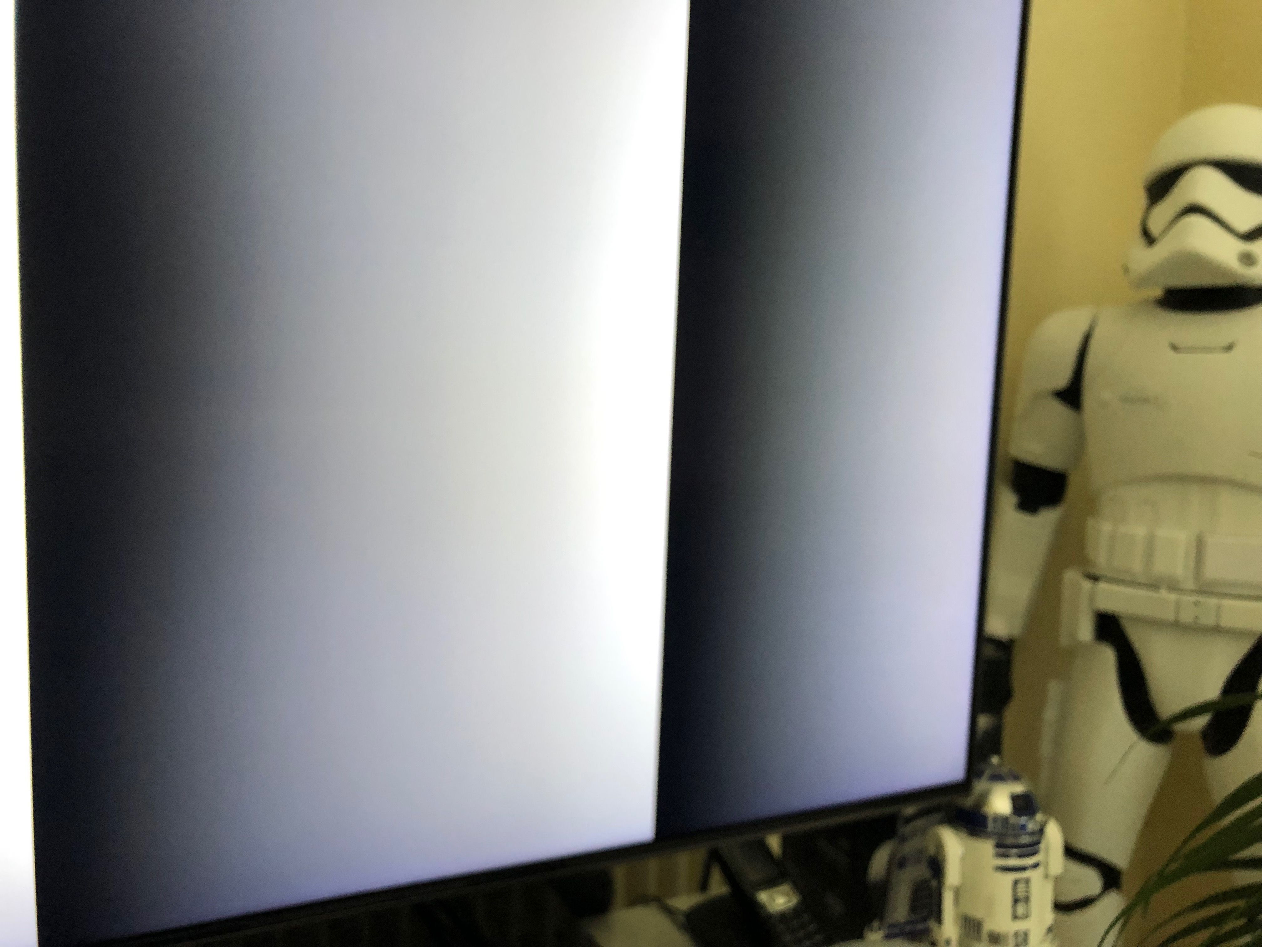 QLED 2019 QE55Q80R Purple Tint in all borders - Samsung Community